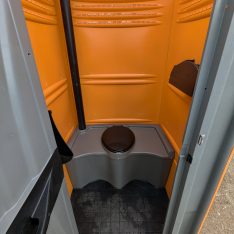 Portable toilet - Porta potty - Mr. Potty